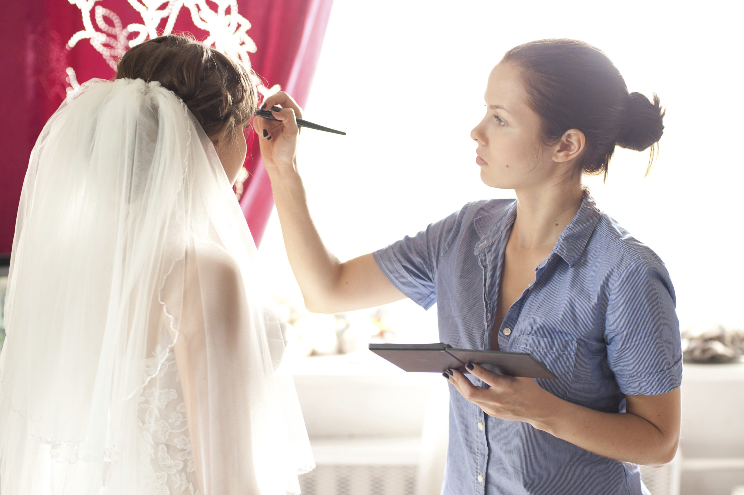 What To Look For In A Wedding Makeup Artist Easy Weddings