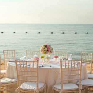 Wedding seating: your guide to wedding table layout ideas | Easy Weddings
