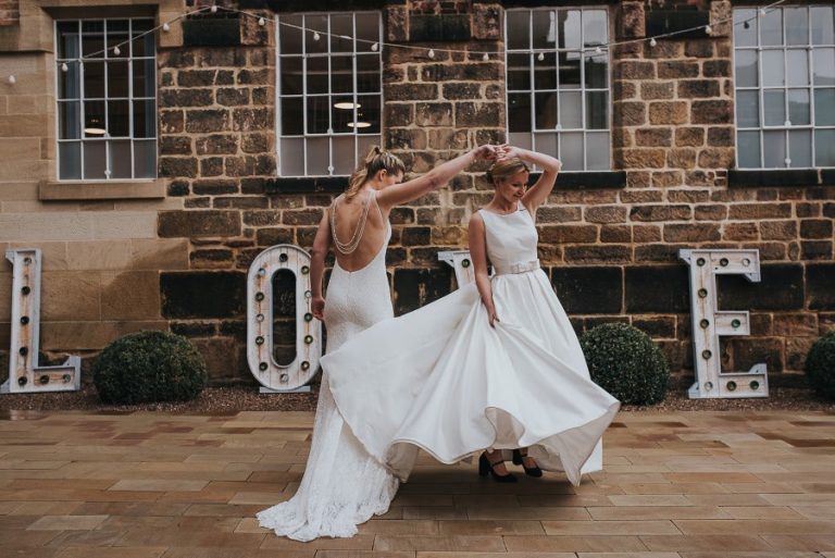 10 awesome ways to use origami in your wedding | Easy Weddings