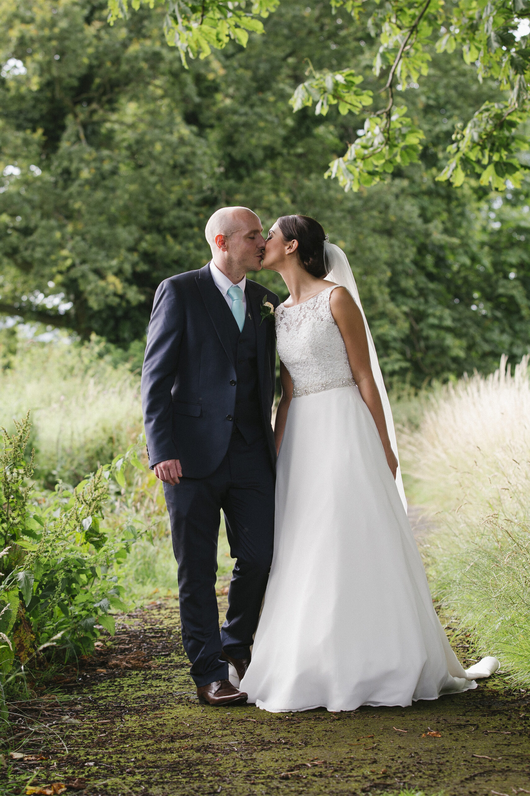 Soulmates in a shark tank: Michaela and David's under-the-sea wedding ...