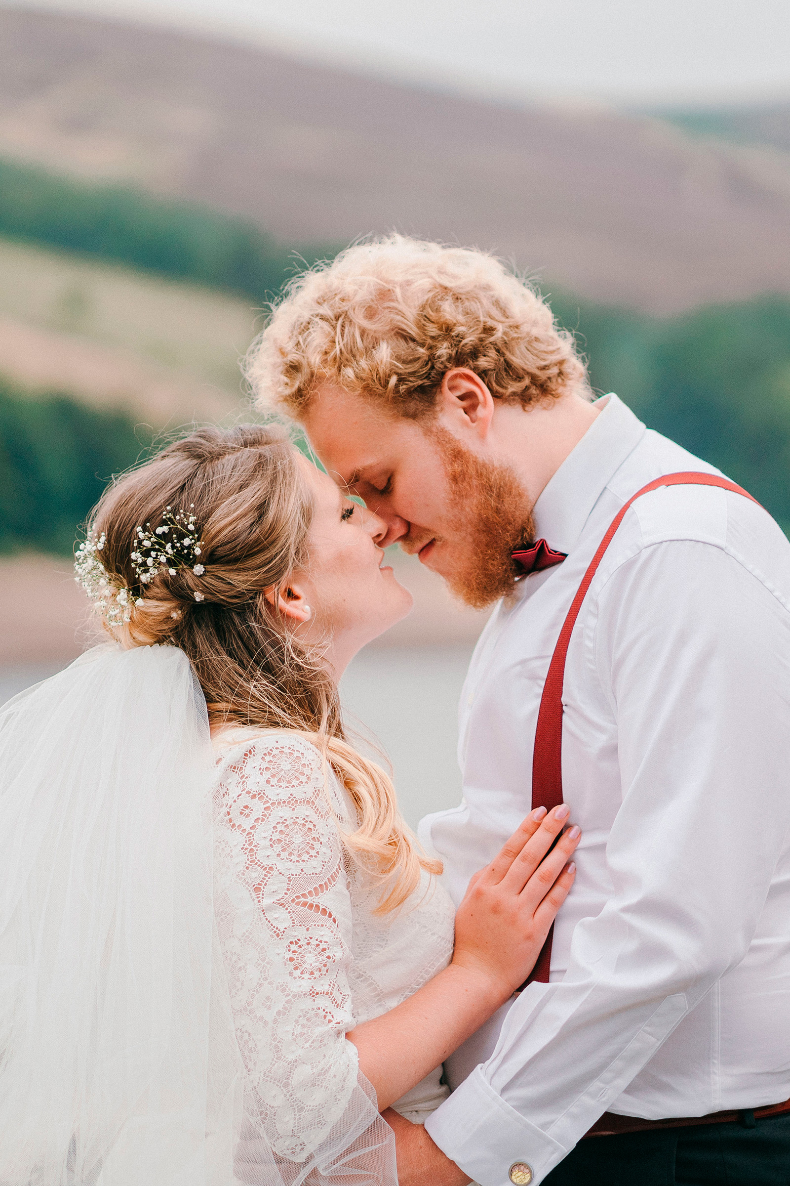 Ruth and Cornelius inspired by the 1950s for fun vintage wedding | Easy ...