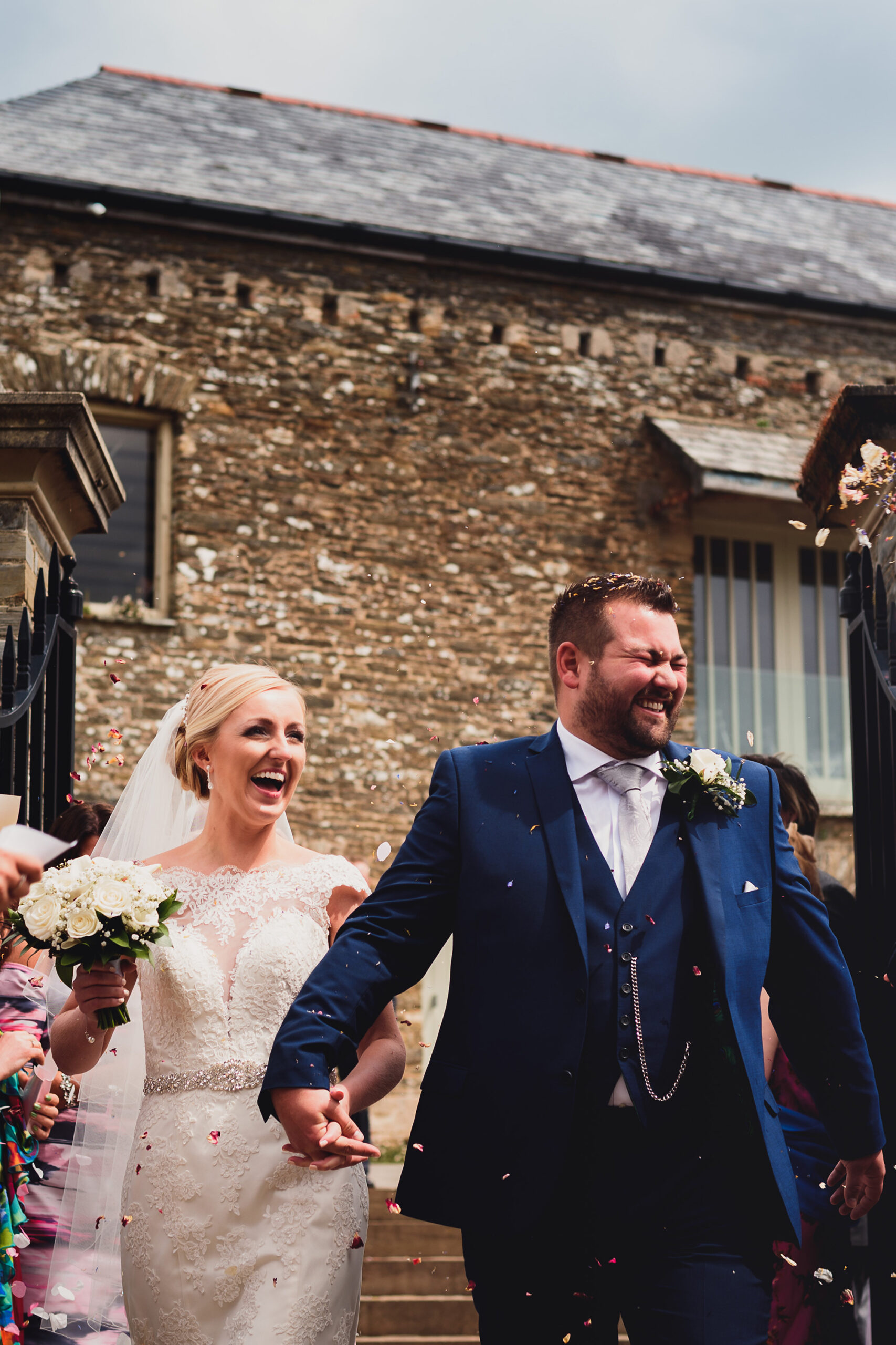 Prom's 'cutest couple' Hannah and Tom marry at classic country wedding ...