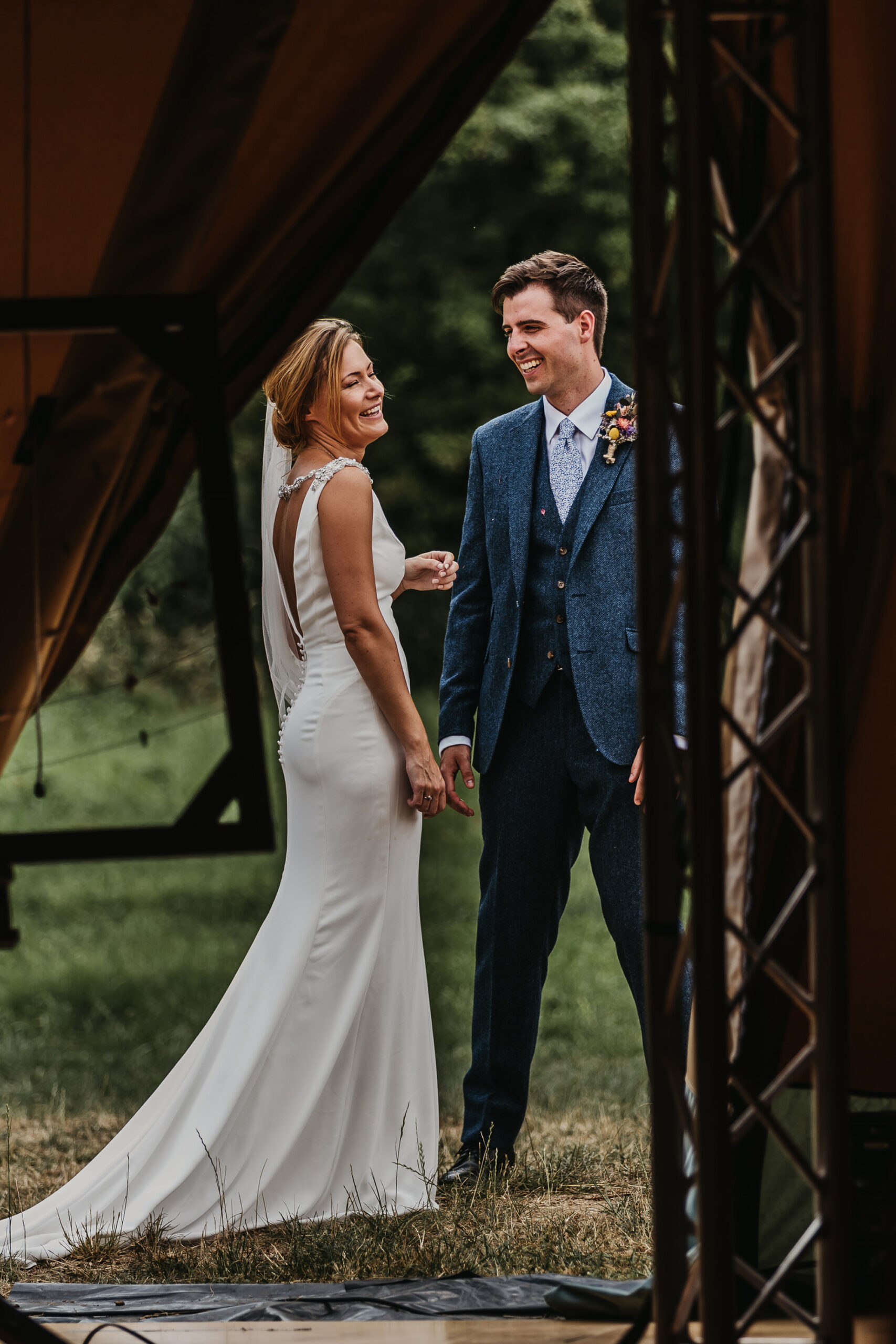 Kidchella, glamping and tipis: Jenny and Callum's festival wedding ...