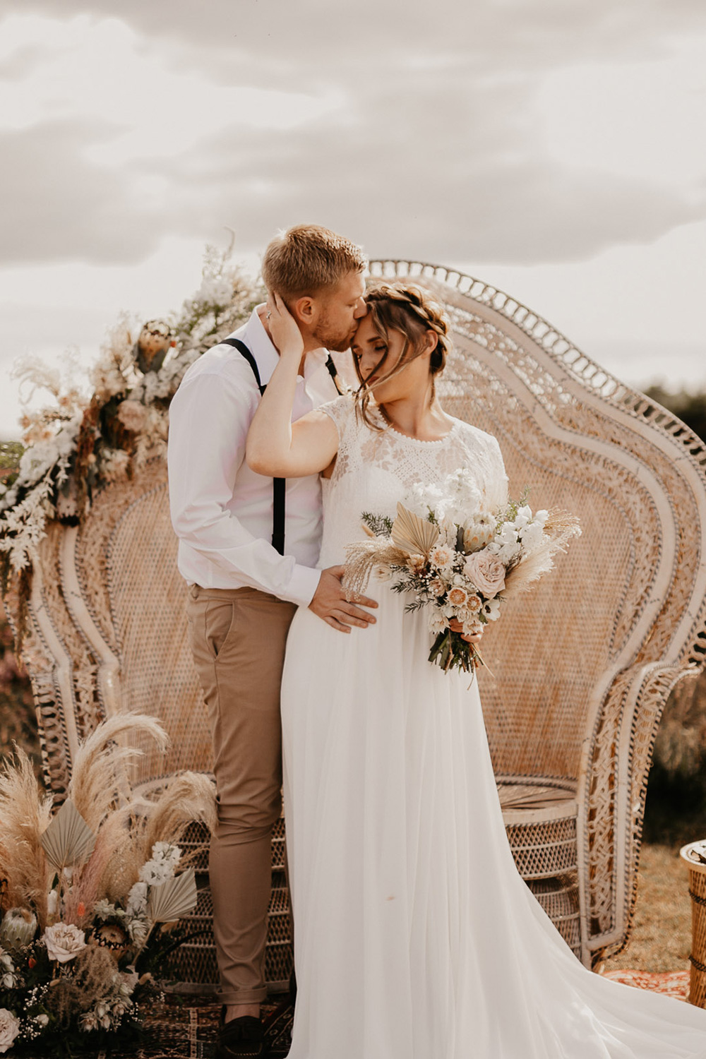 Creatives make 'magic happen' at English rose boho wedding inspiration ...