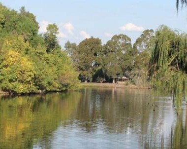 Coburg Lake Reserve | Easy Weddings Locations