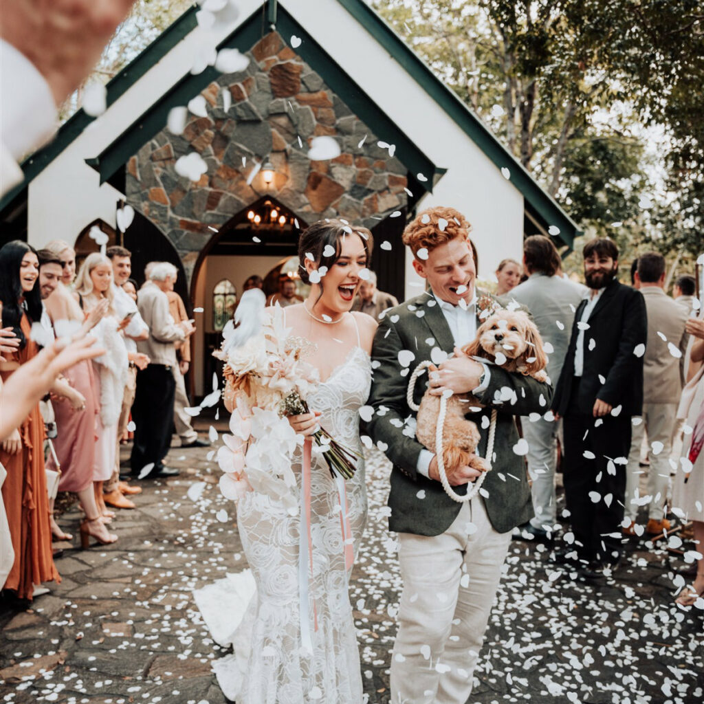 Gabie & Scott's easy breezy Austinvilla Estate wedding | Real Weddings