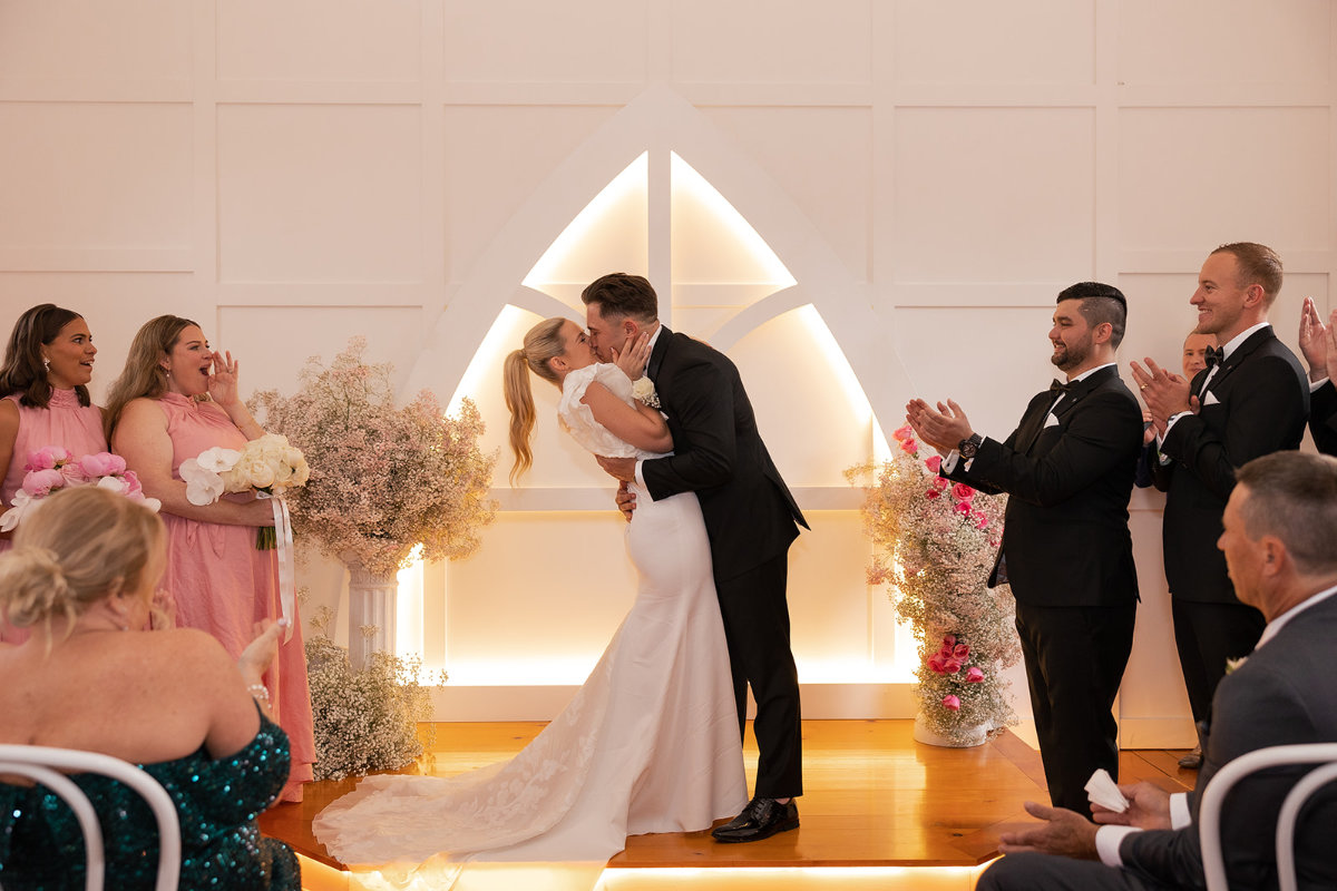 A community effort saves the day Keili and Zach's White Chapel Kalbar ...