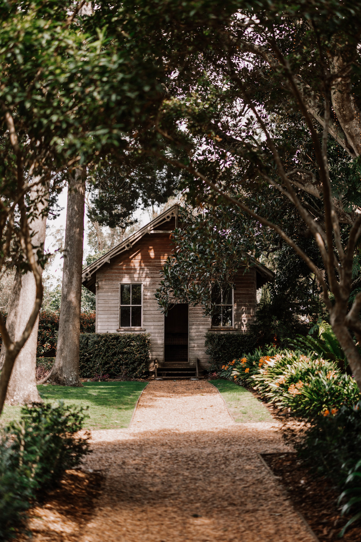 Ethereal Elegance: Ashleigh and Joshua's Gabbinbar Homestead wedding