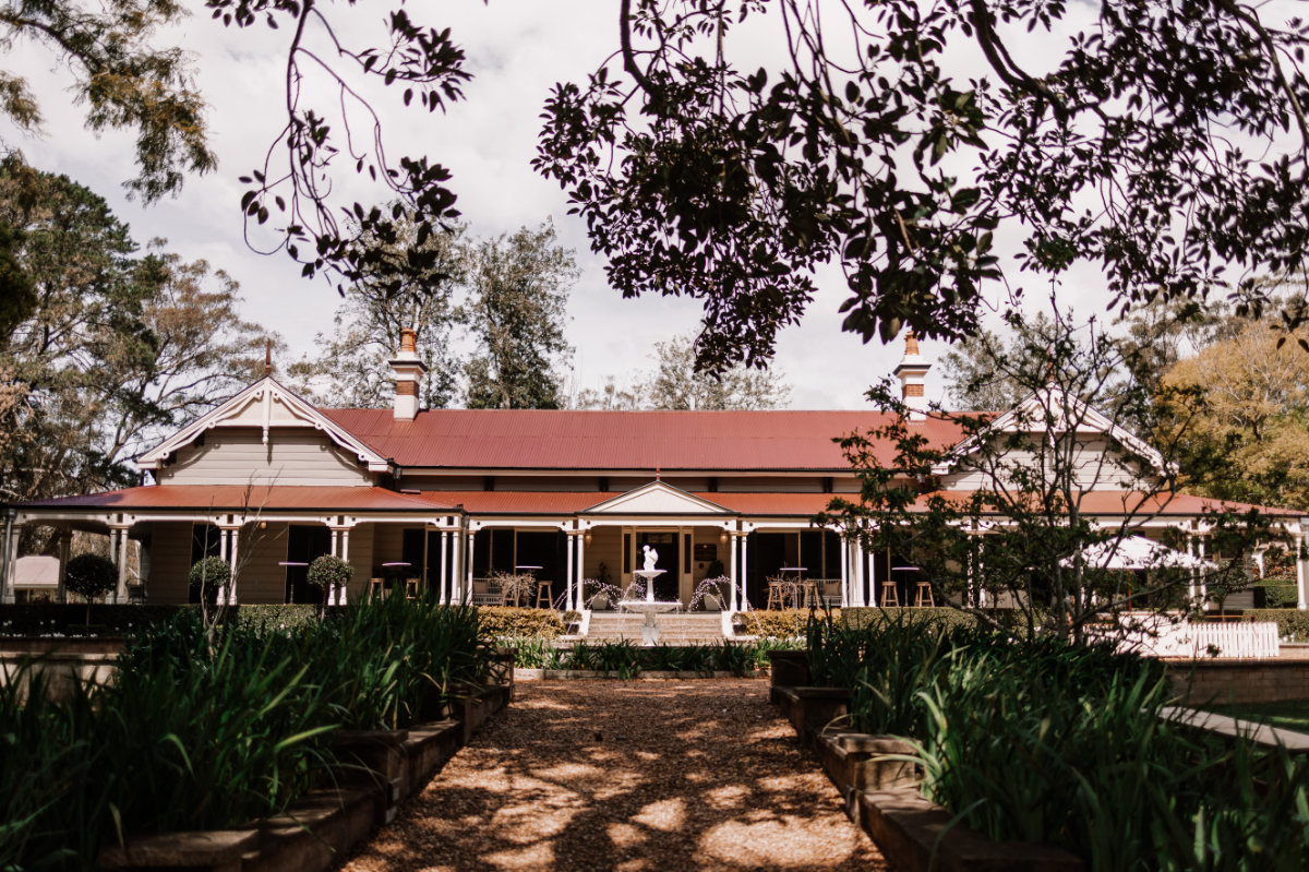 Ethereal Elegance: Ashleigh and Joshua's Gabbinbar Homestead wedding