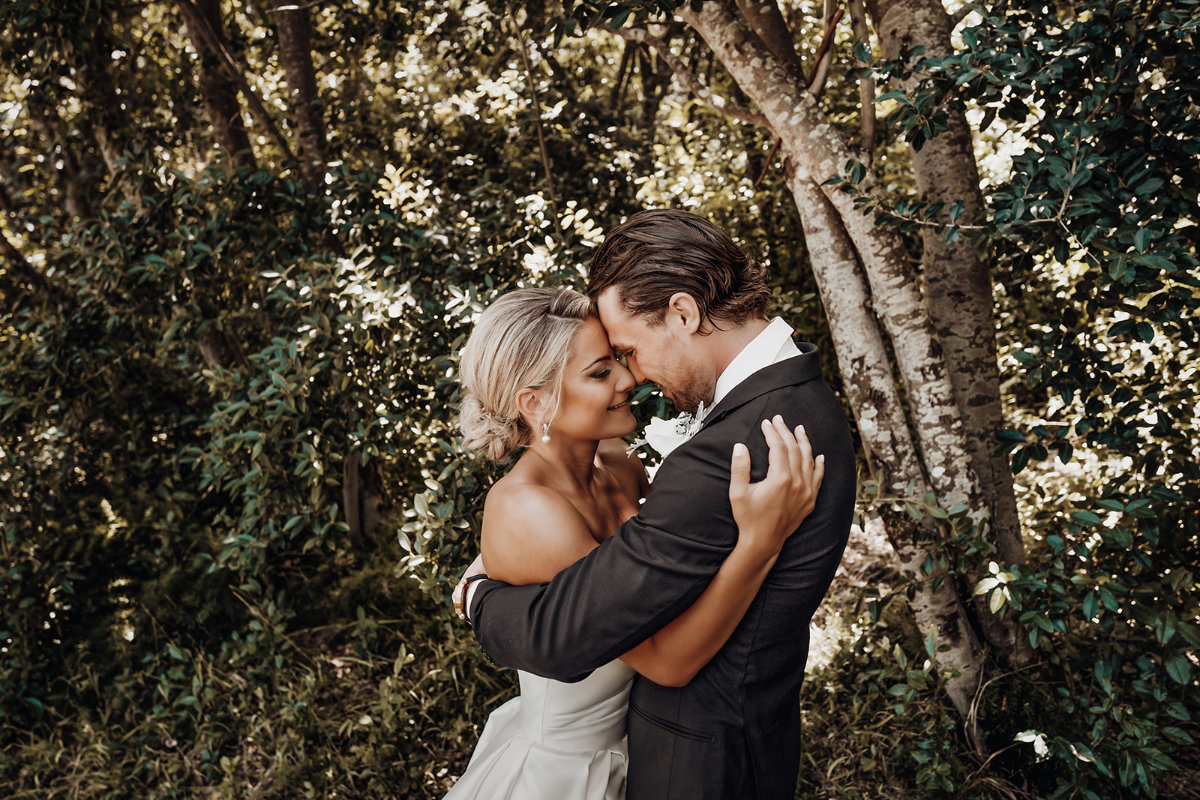 Laidback coastal-luxe for Olivia and Luke's Sergeants' Mess wedding