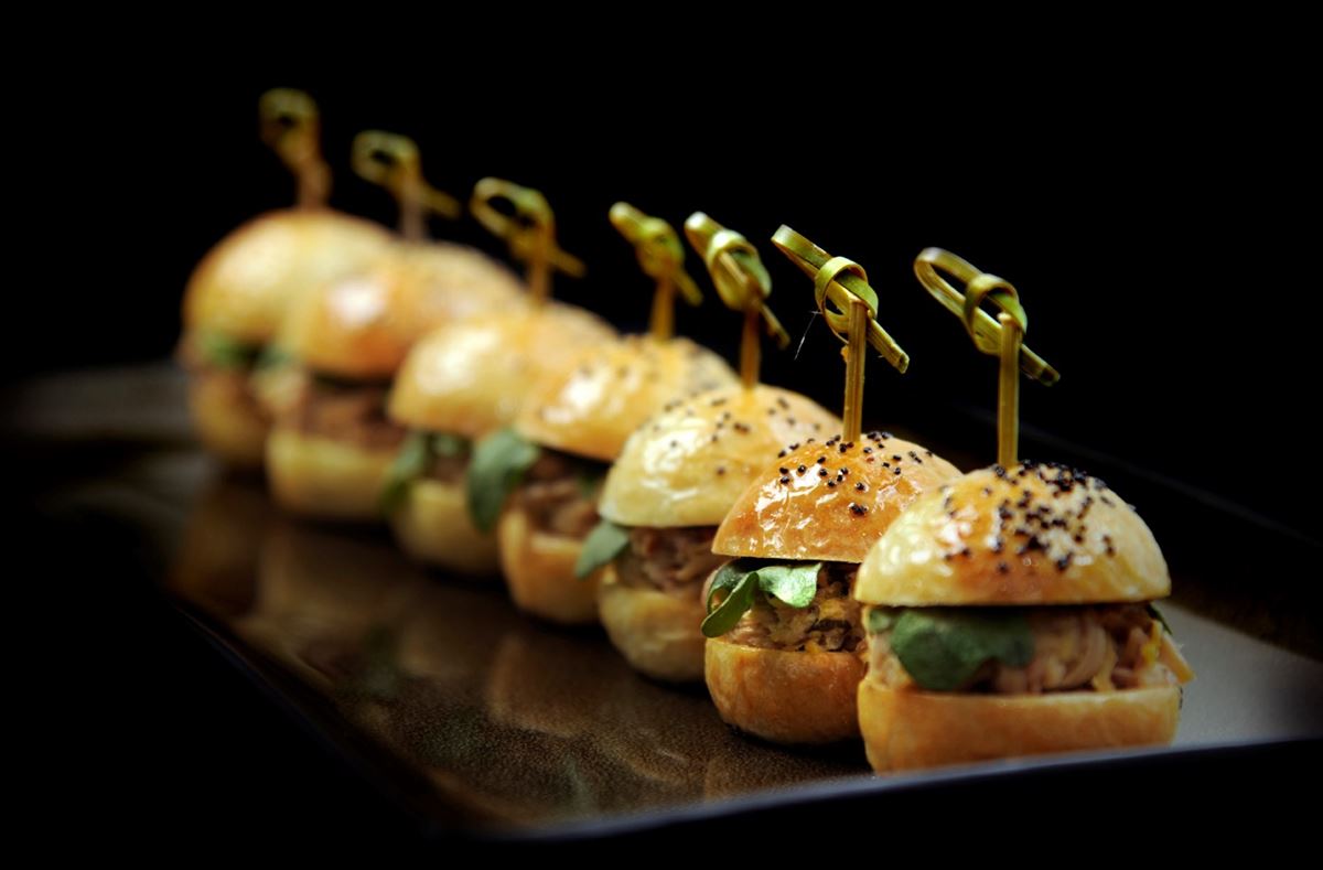 18 moreish ideas for late night wedding snacks your guests will devour ...