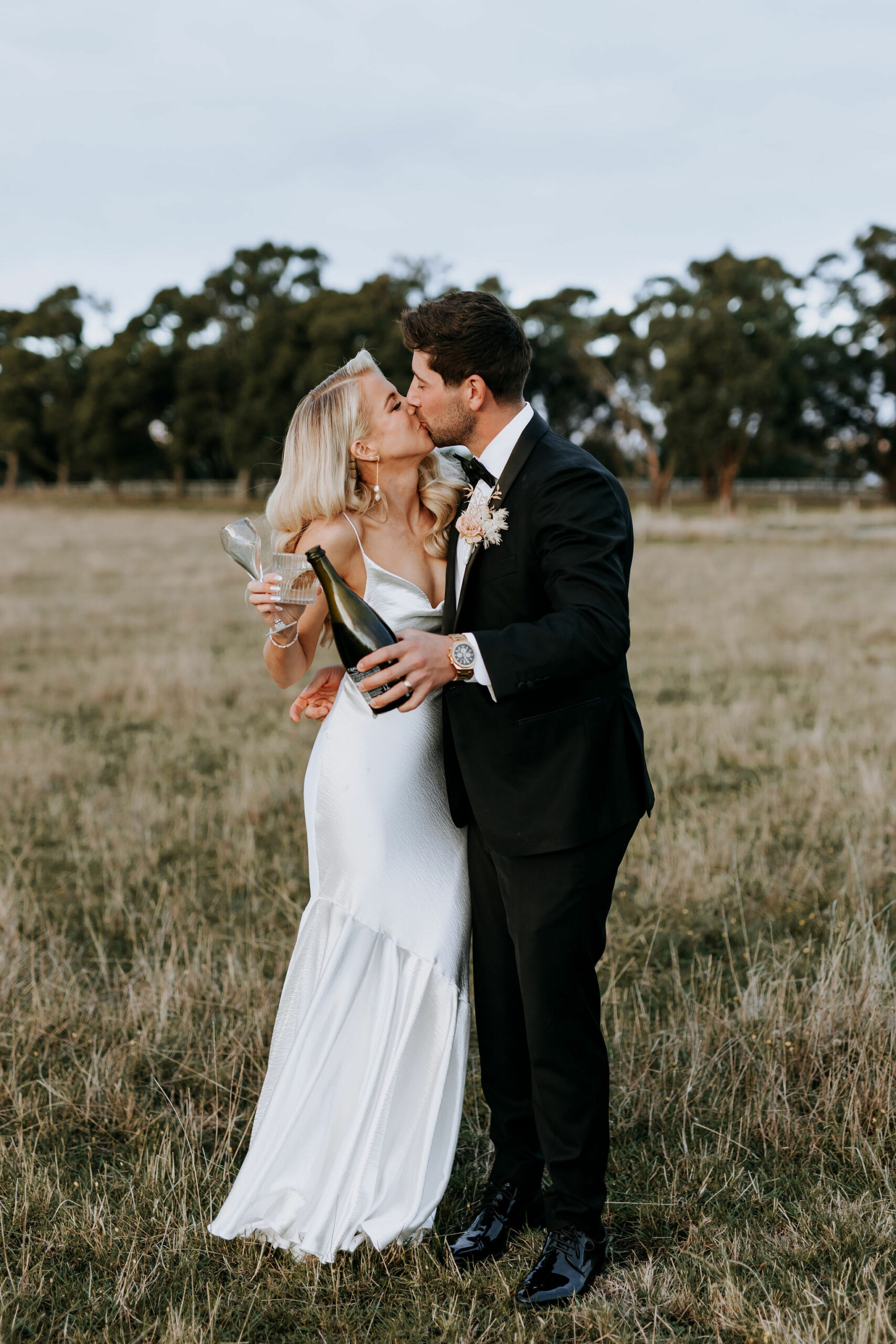 Fusion of simplicity and sophistication for Rachel and Alex's Barn ...