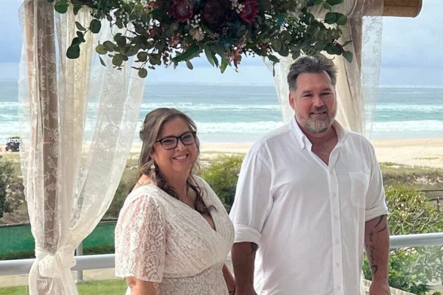 Carolyn and Michael win $2,500 to take their son on a second honeymoon | Easy Weddings