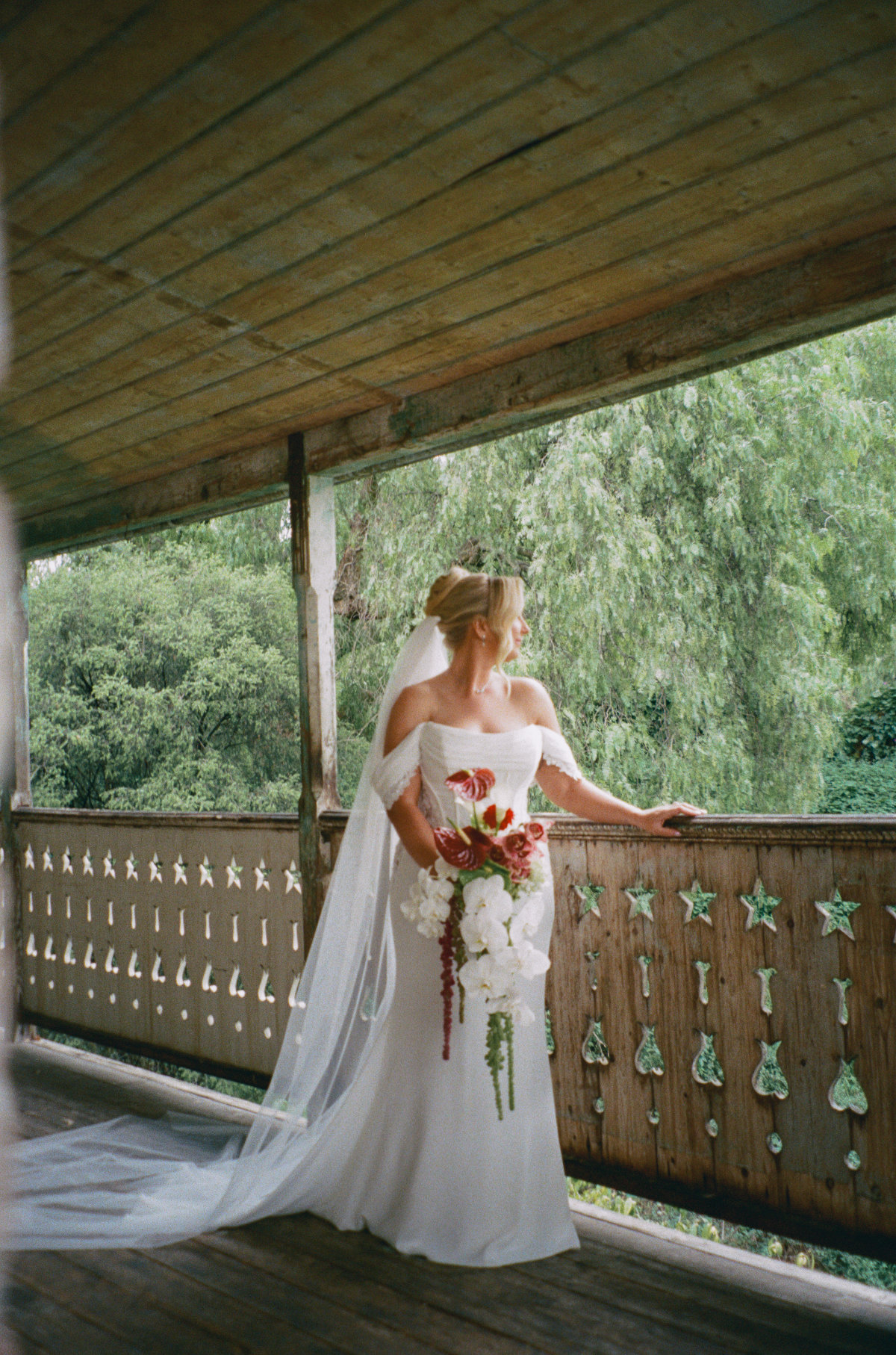 Simone and Dave’s Modern Vow Renewal at Collingwood Children’s Farm