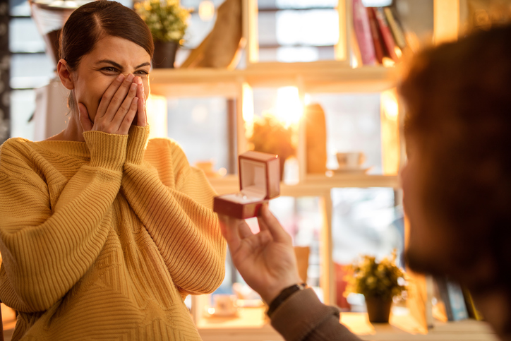 10 signs you're ready to propose | Easy Weddings UK